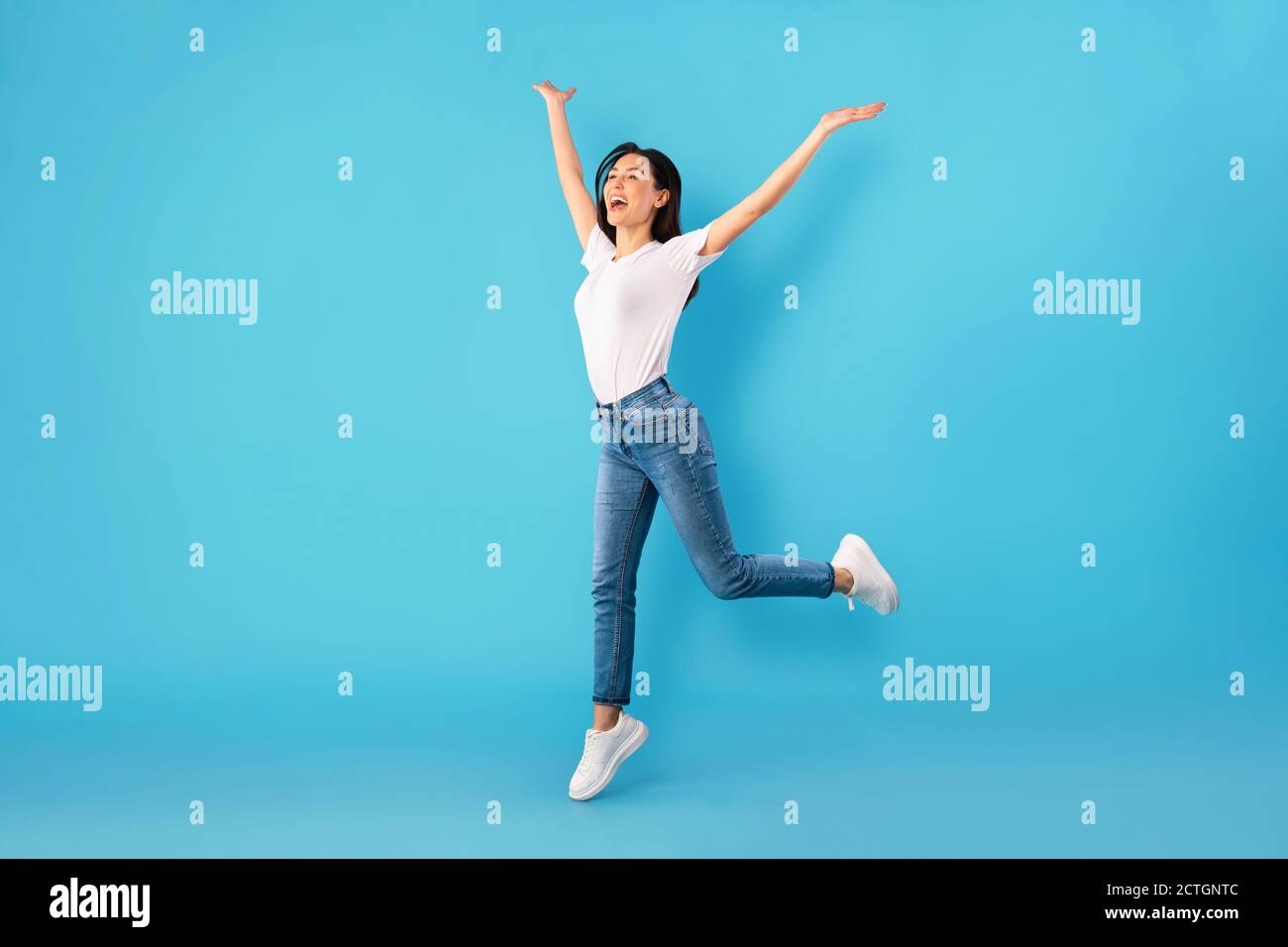 Jump over wall hi-res stock photography and images - Alamy