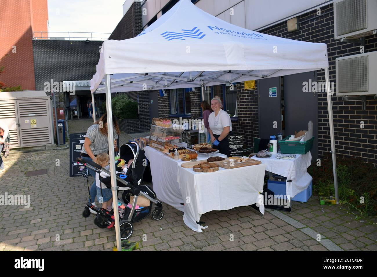 Liz craft hi-res stock photography and images - Alamy