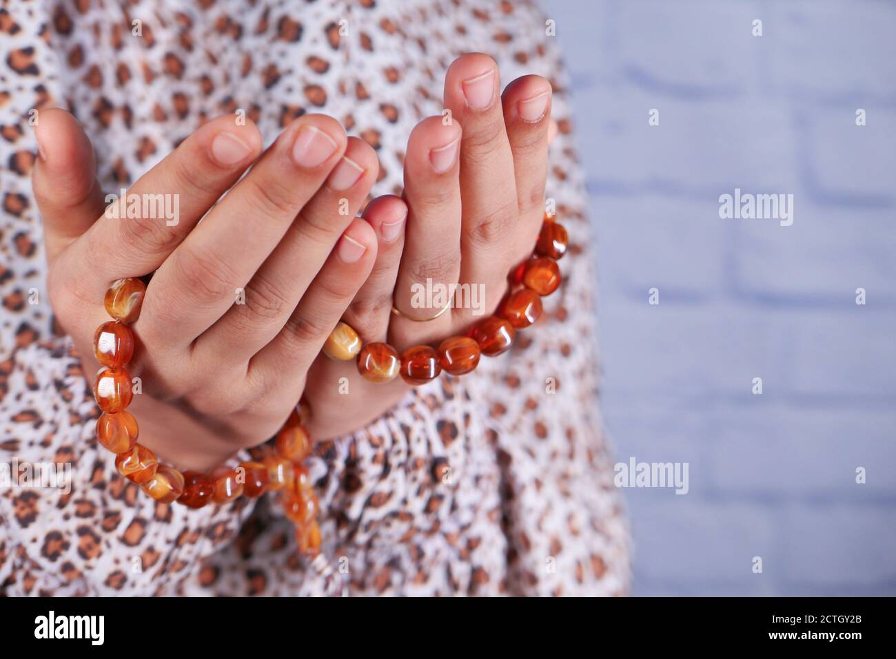 Close up of muslim women hand praying Stock Photo - Alamy
