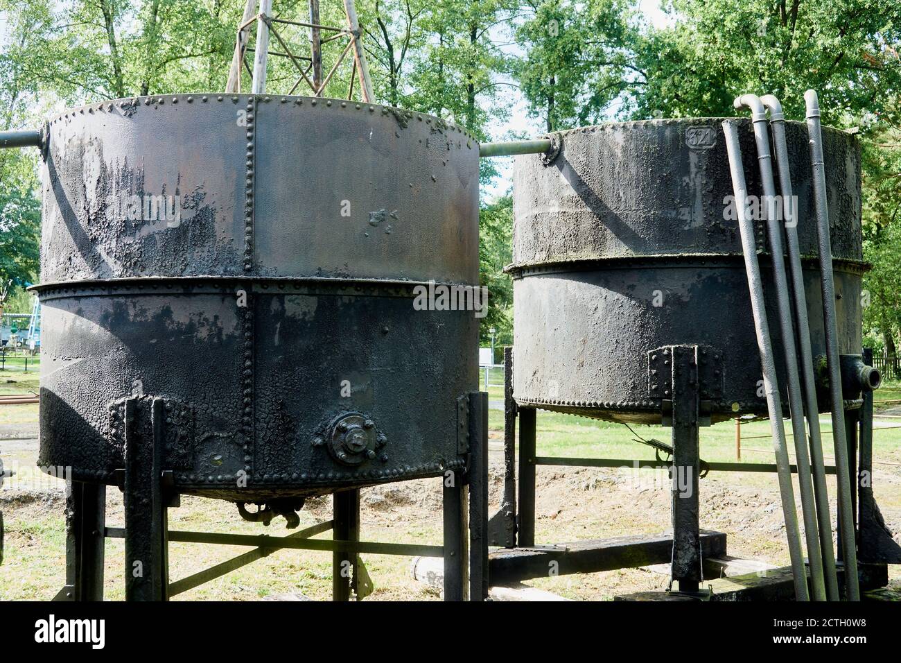 Oil tank rivets hi-res stock photography and images - Alamy