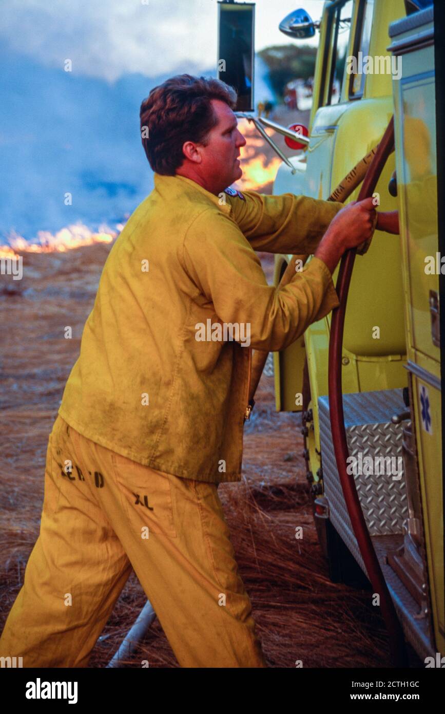 Fireman Fighting wildfire in California, USA Stock Photo - Alamy
