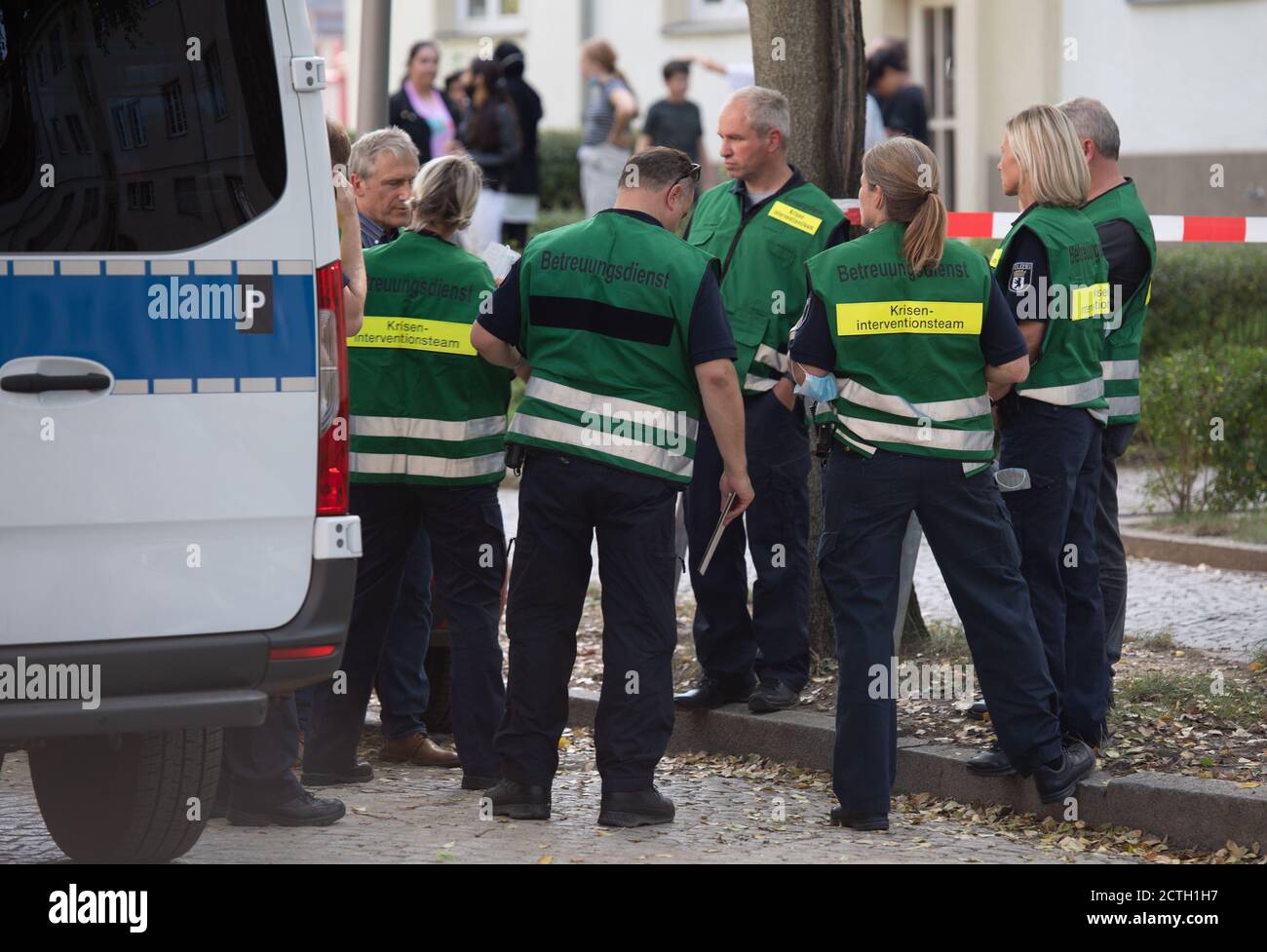 Berlin, Germany. 23rd Sep, 2020. Police officers of the crisis ...