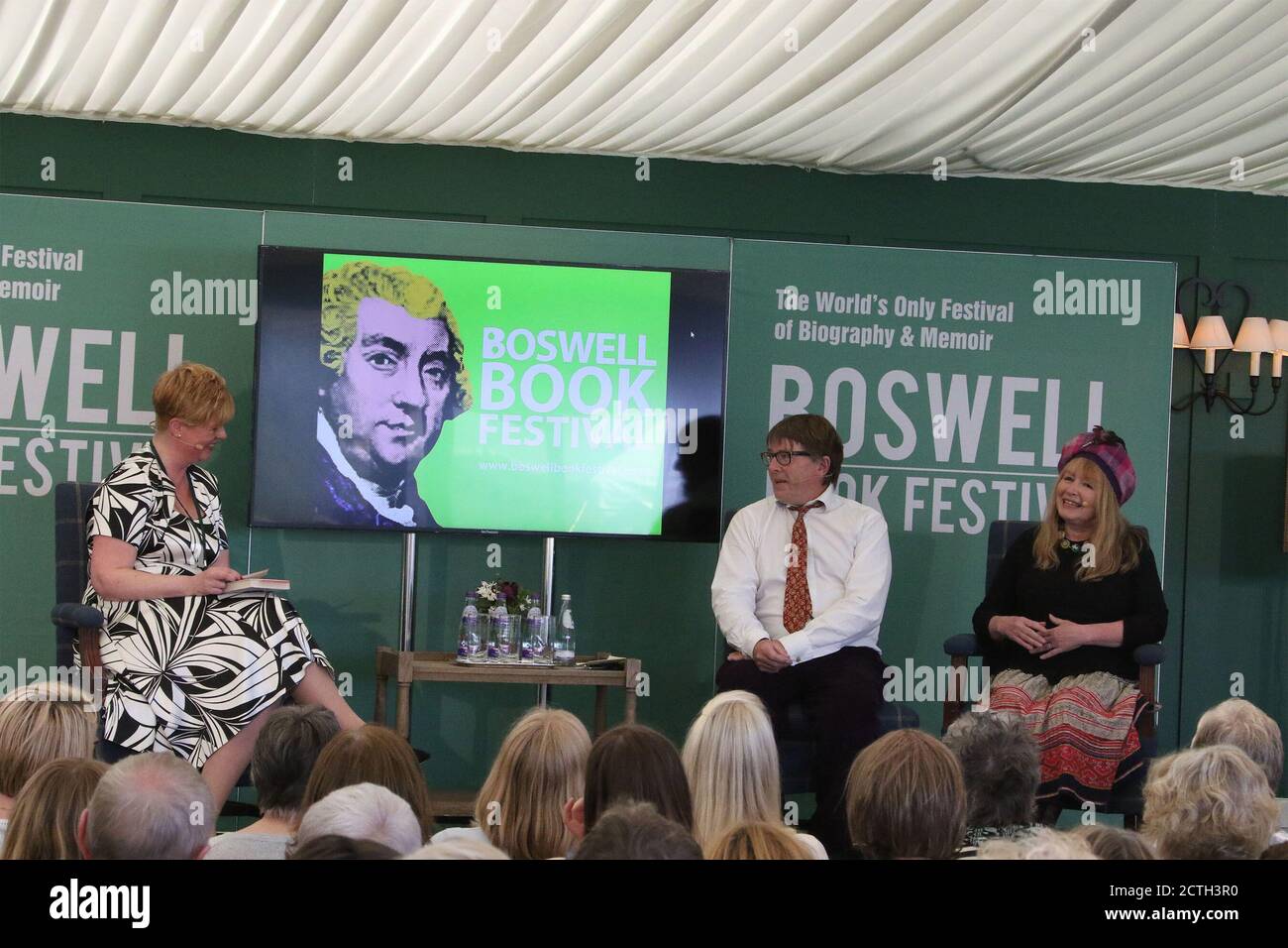 Mary killen etiquette expert hi-res stock photography and images - Alamy