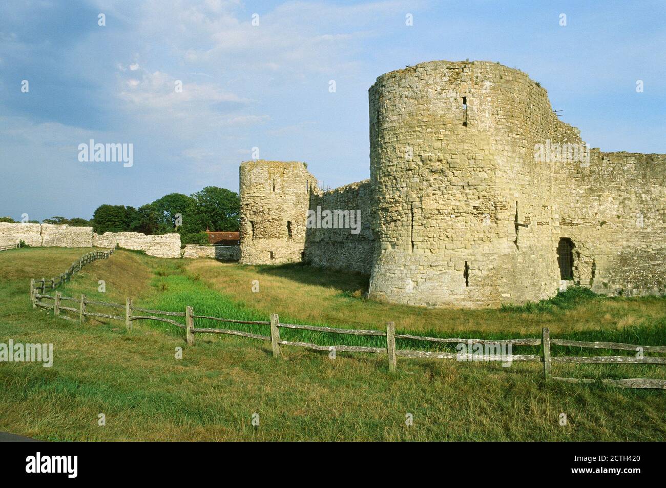 Curtain wall castle hi-res stock photography and images - Alamy