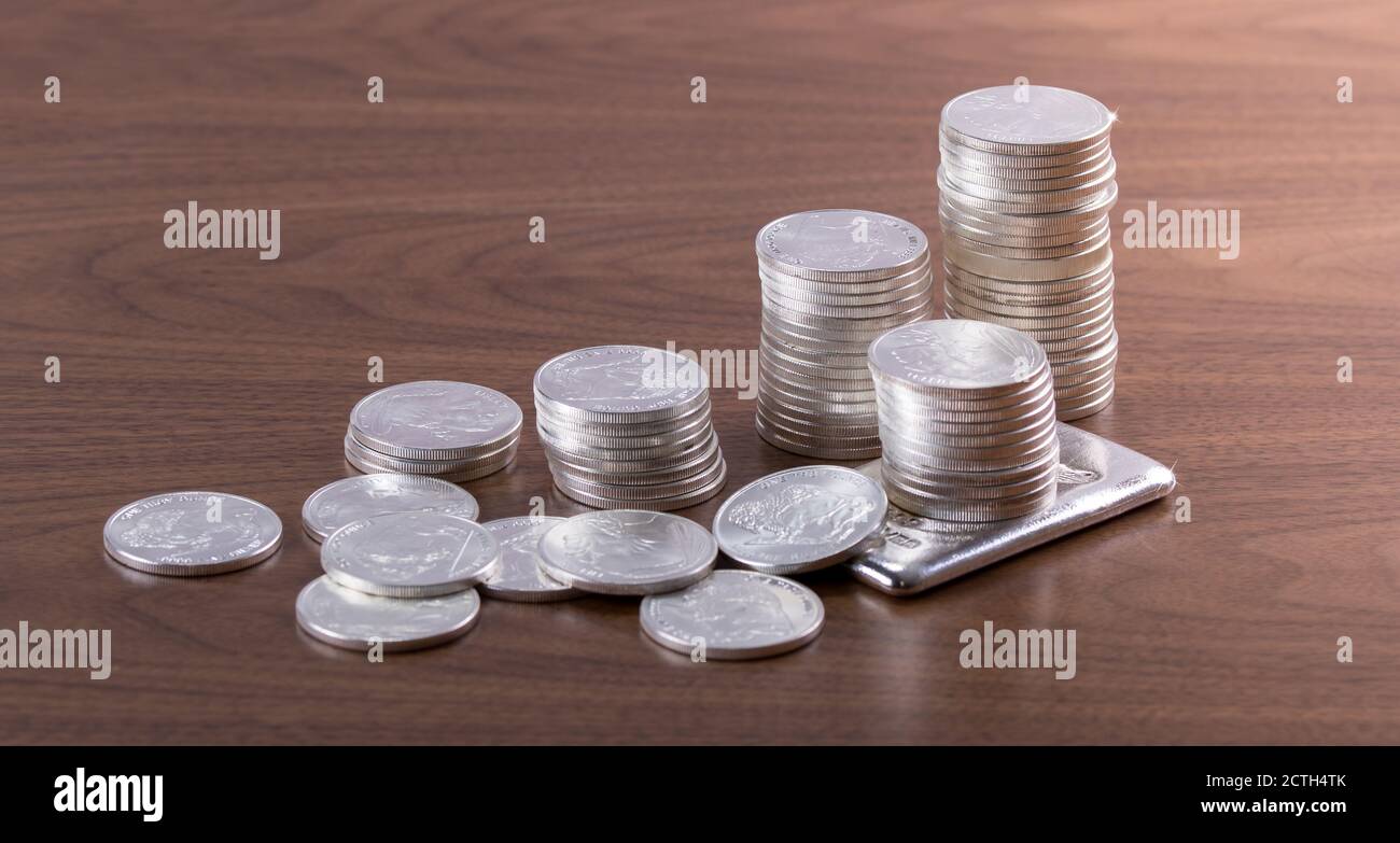 Silver bars and coins hi-res stock photography and images - Alamy