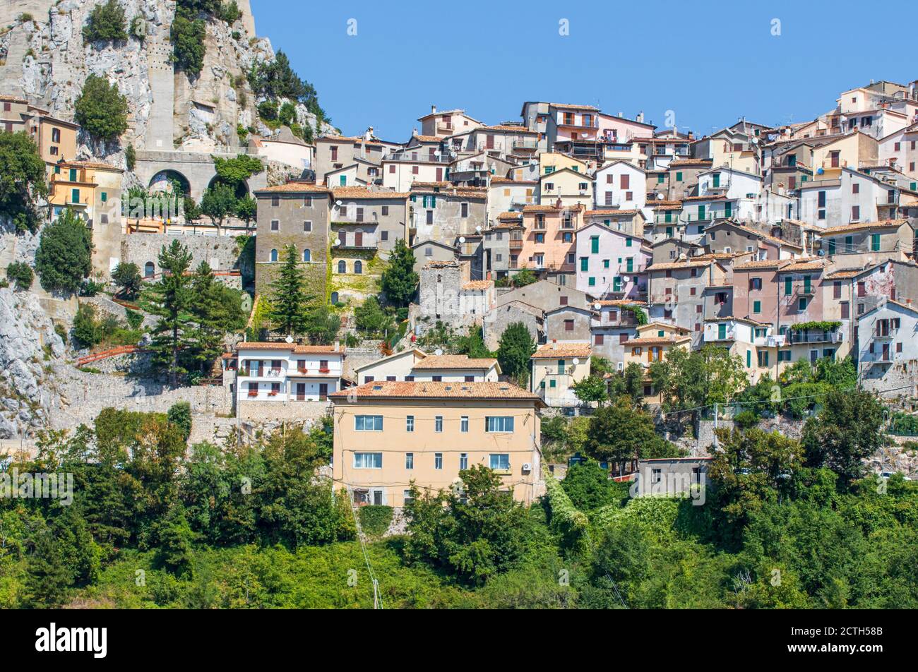 One of the most picturesque villages of the Apennine Mountains, Cervara ...
