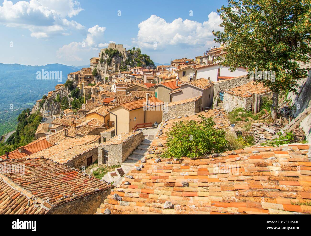 One of the most picturesque villages of the Apennine Mountains, Cervara ...