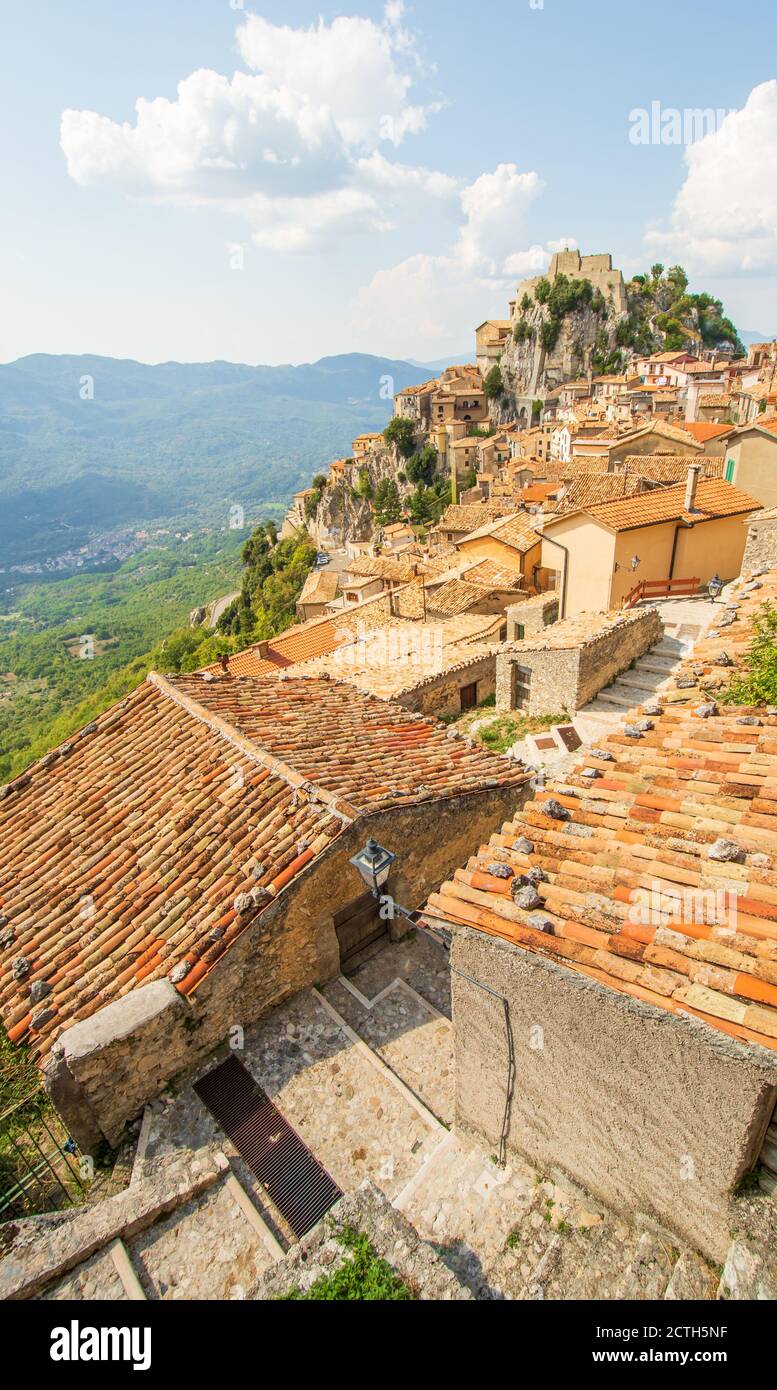 One of the most picturesque villages of the Apennine Mountains, Cervara ...