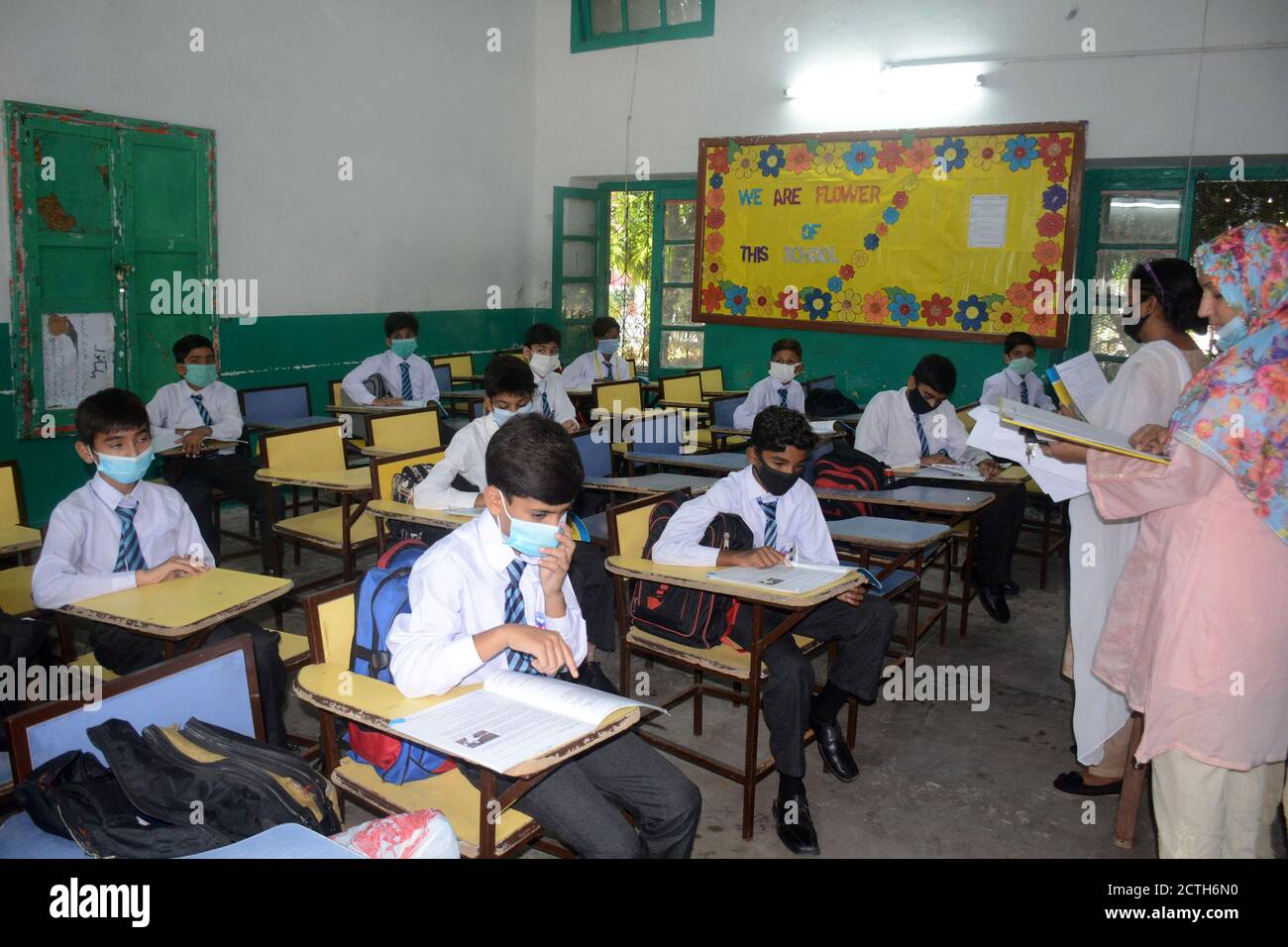 Pakistan students school class hi-res stock photography and images - Alamy