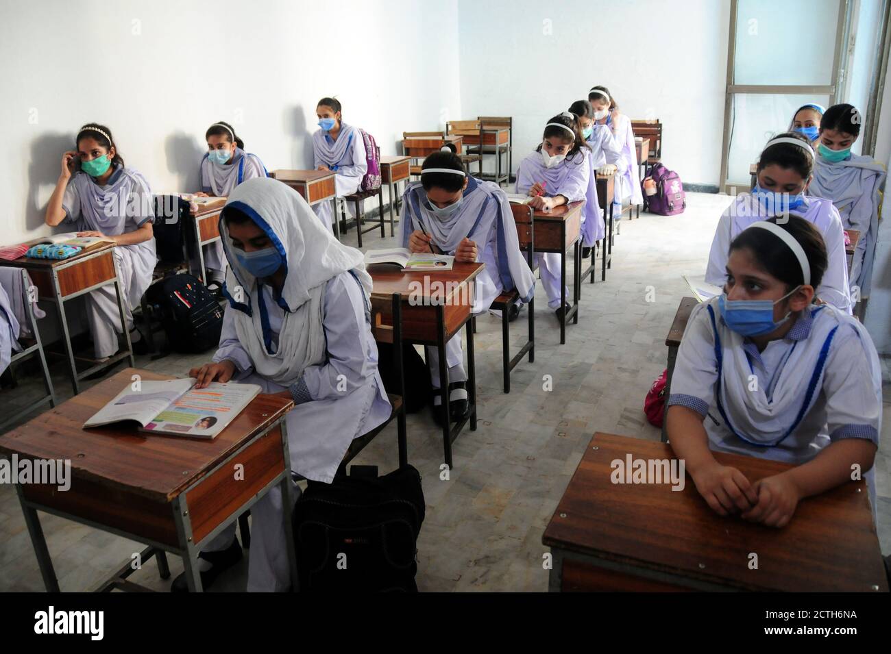 Pakistan students school class hi-res stock photography and images - Alamy