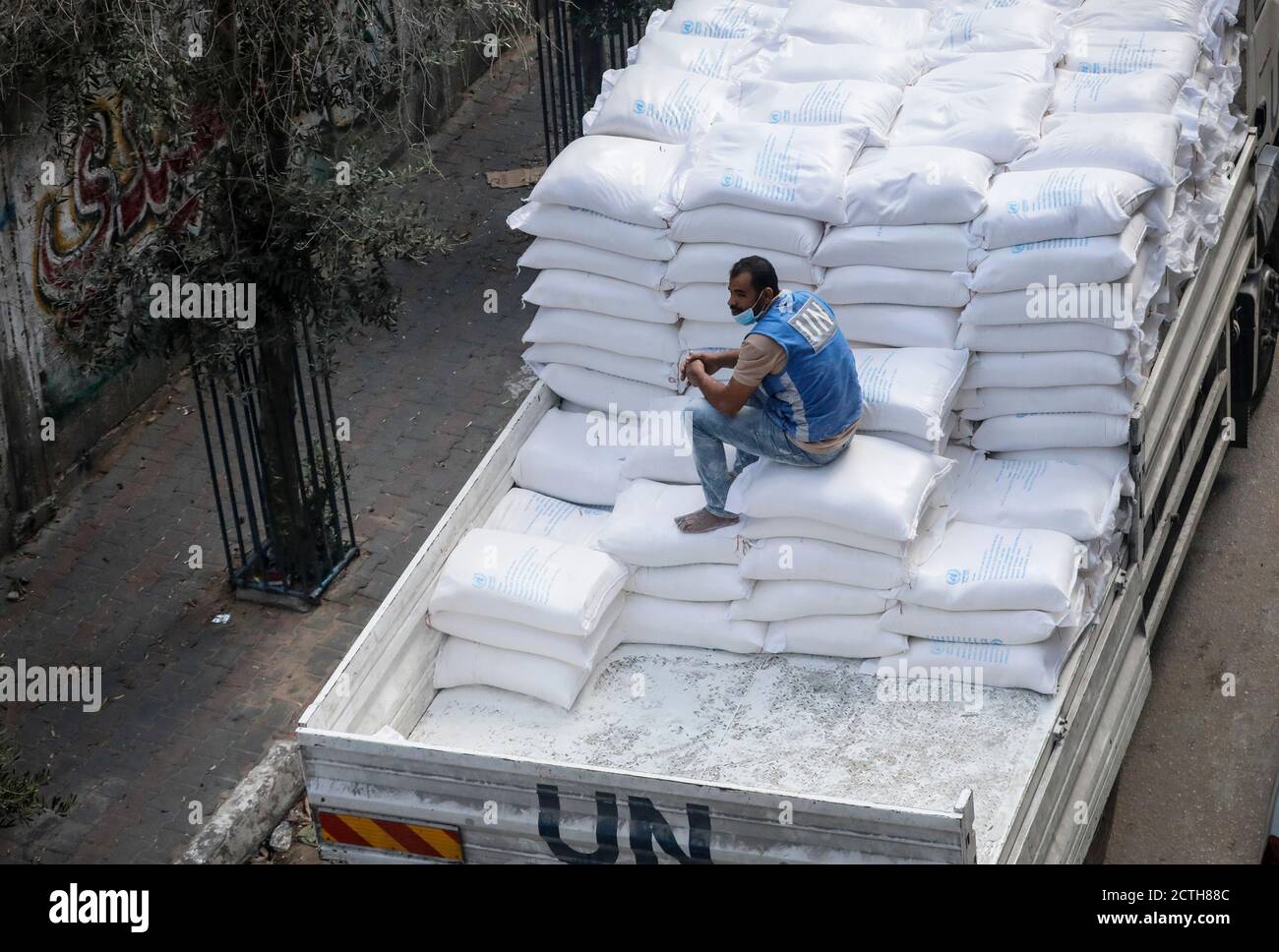 United nations relief rations hi-res stock photography and images - Alamy