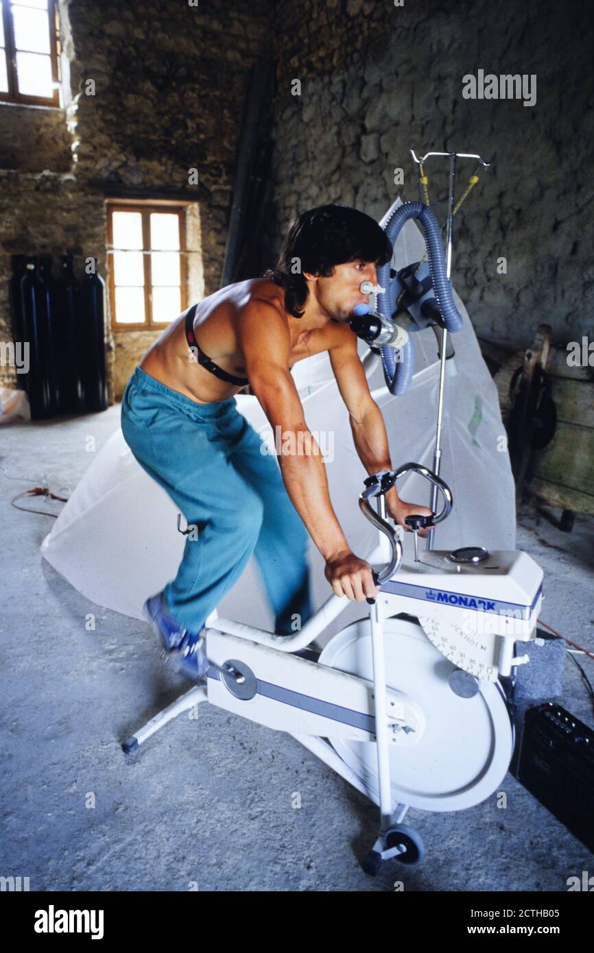 Medically controlled training hi-res stock photography and images - Alamy