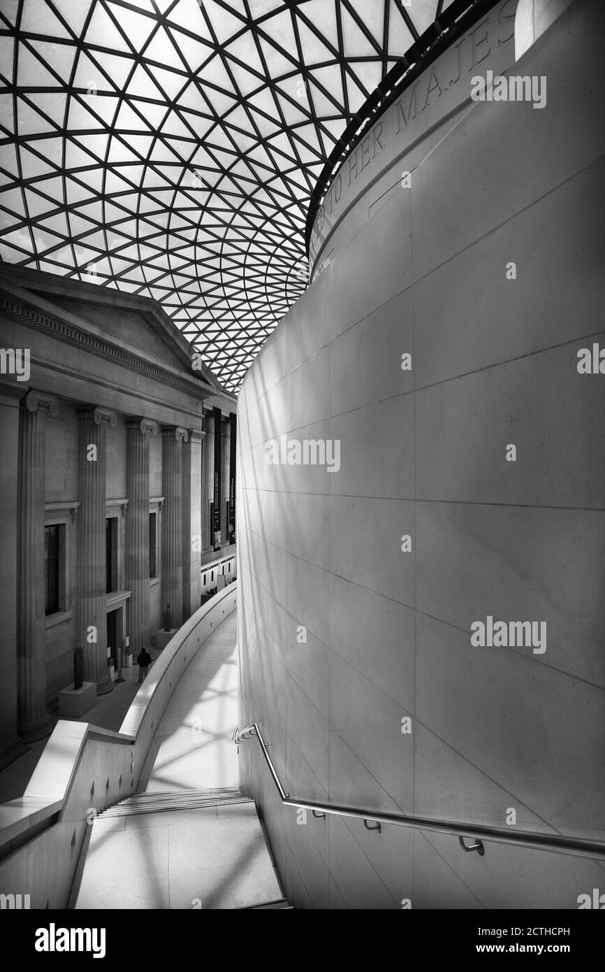 Pillars british museum hi-res stock photography and images - Alamy