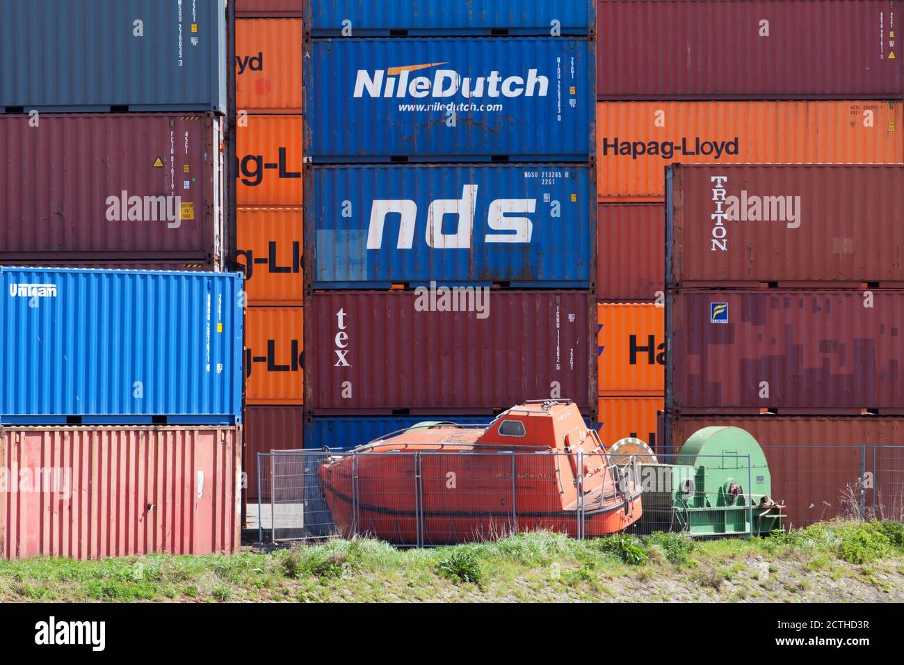 ROTTERDAM - Container storage in the harbour Stock Photo - Alamy