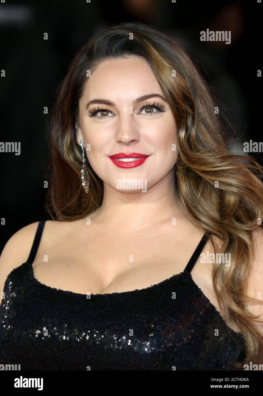 Kelly Brook attends the 'Murder On The Orient Express' World Premiere ...