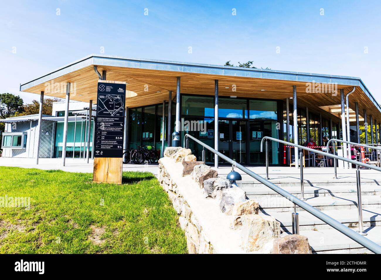 Sign library town hi-res stock photography and images - Alamy