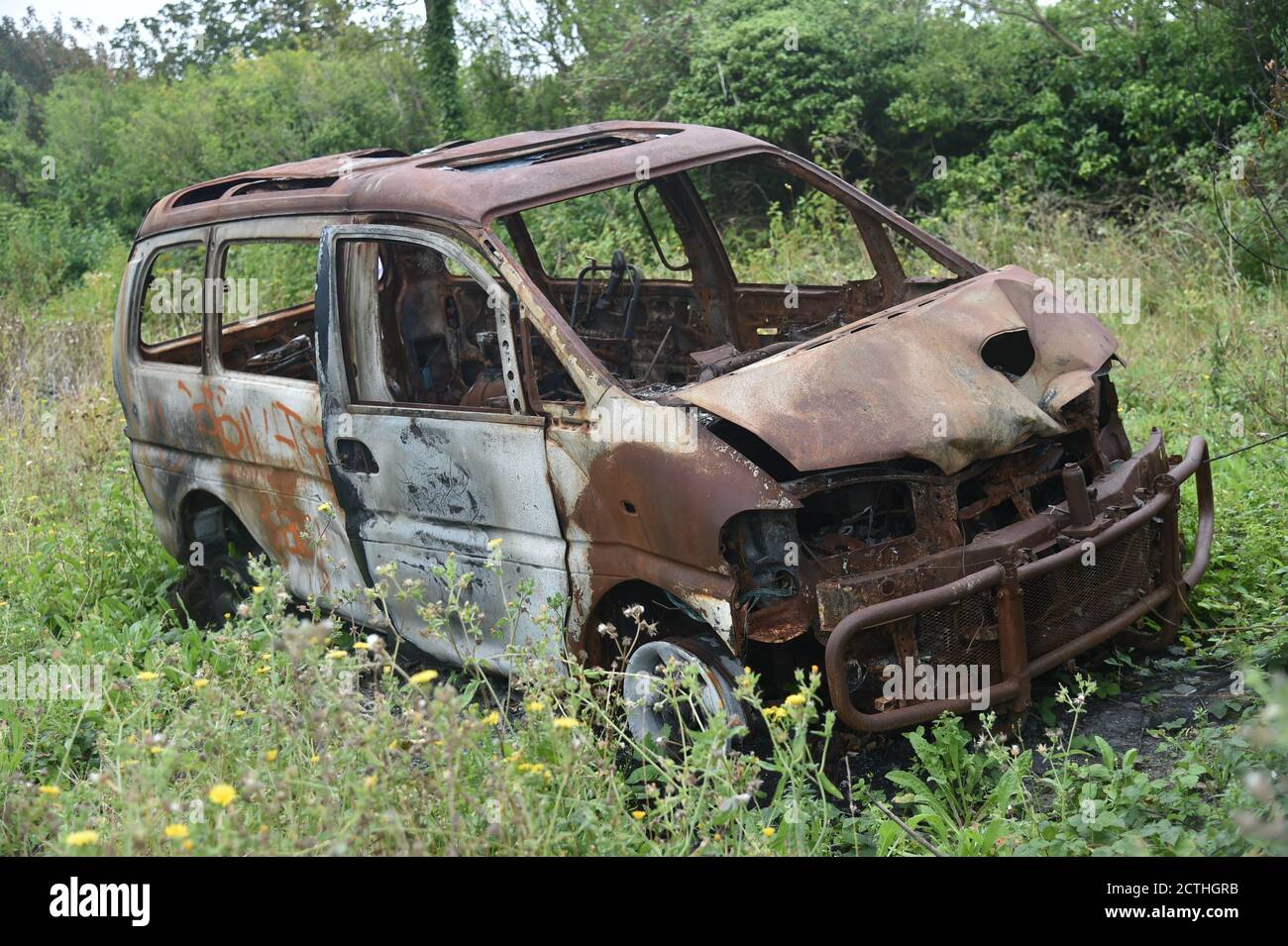 Burnt out suv hi-res stock photography and images - Alamy