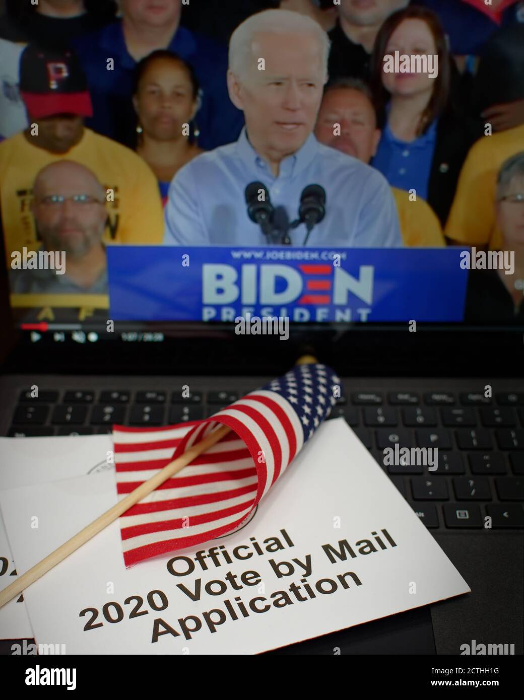 Joe biden sitting hi-res stock photography and images - Alamy