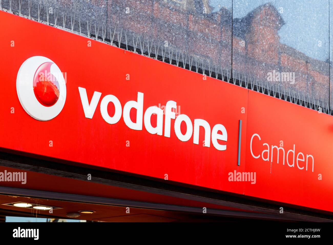 Vodafone store sign hi-res stock photography and images - Alamy
