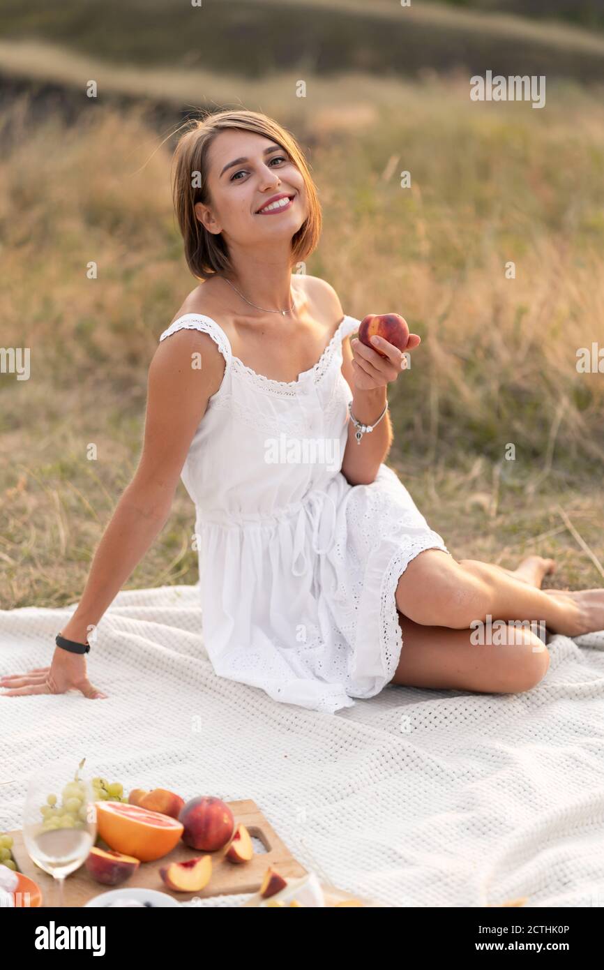 A romantic date with a beautiful girl. An evening picnic in a ...