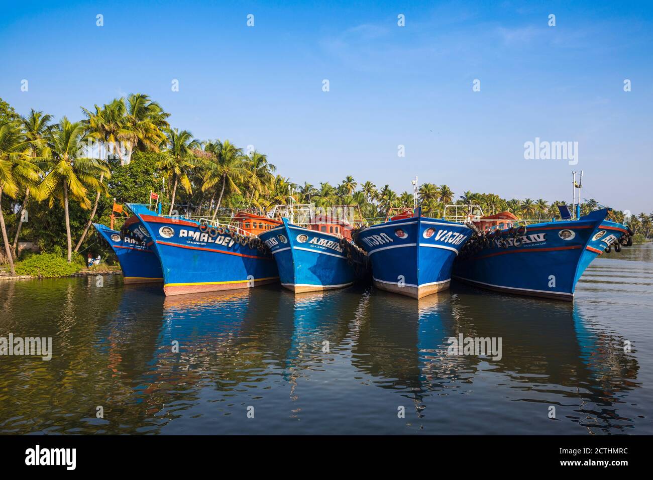 India fishing trawler hi-res stock photography and images - Alamy
