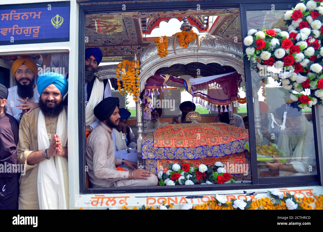Sikh community in large numbers from Pakistan and other countries are ...