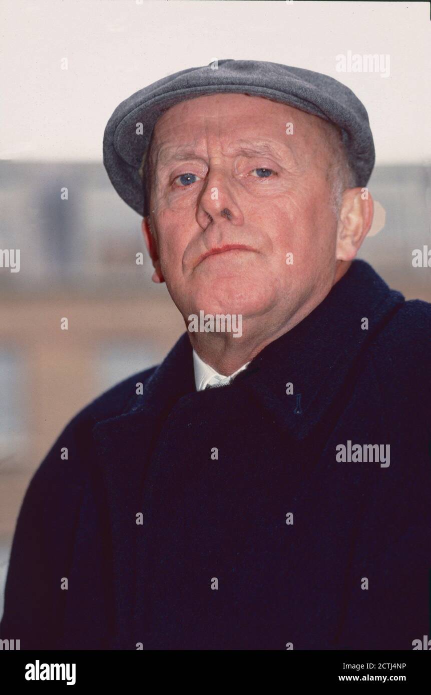 London, UK. LIBRARY. Richard Wilson at a photocall in the guise if his ...