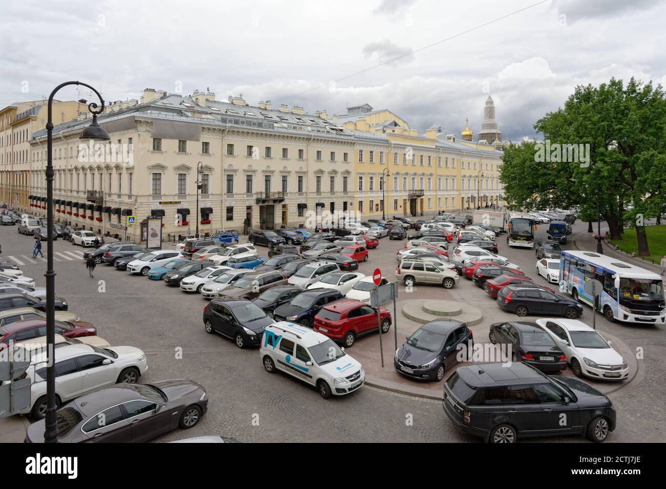 Car parking problem in central St. Petersburg, Russia: the Arts square ...