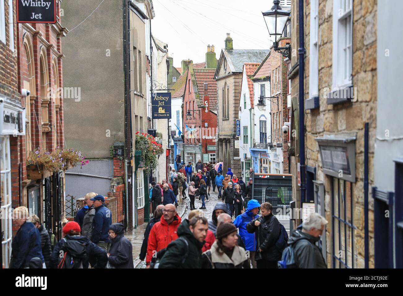 Whitby back streets hi-res stock photography and images - Alamy