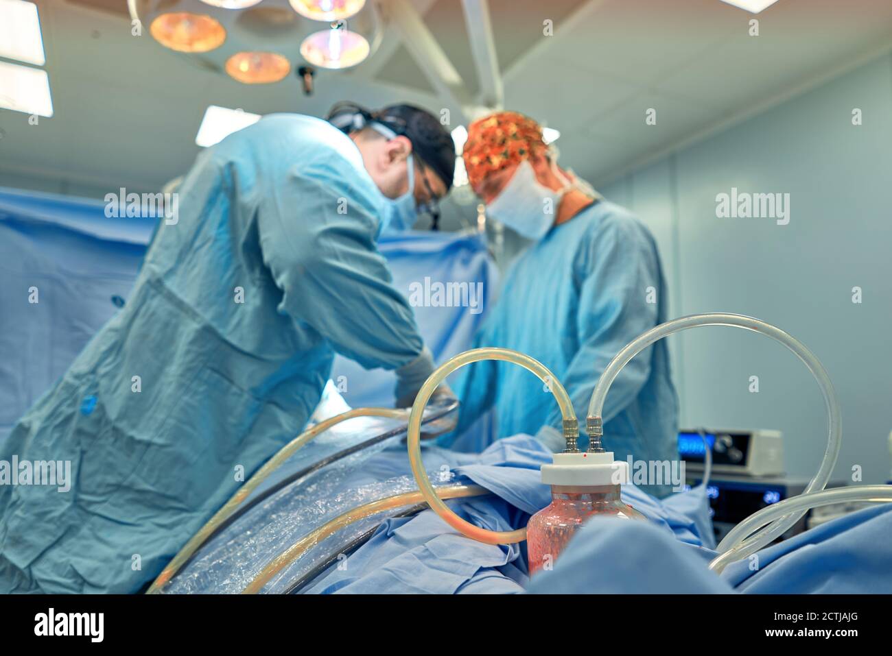 Team surgeon at work in operating room Stock Photo - Alamy
