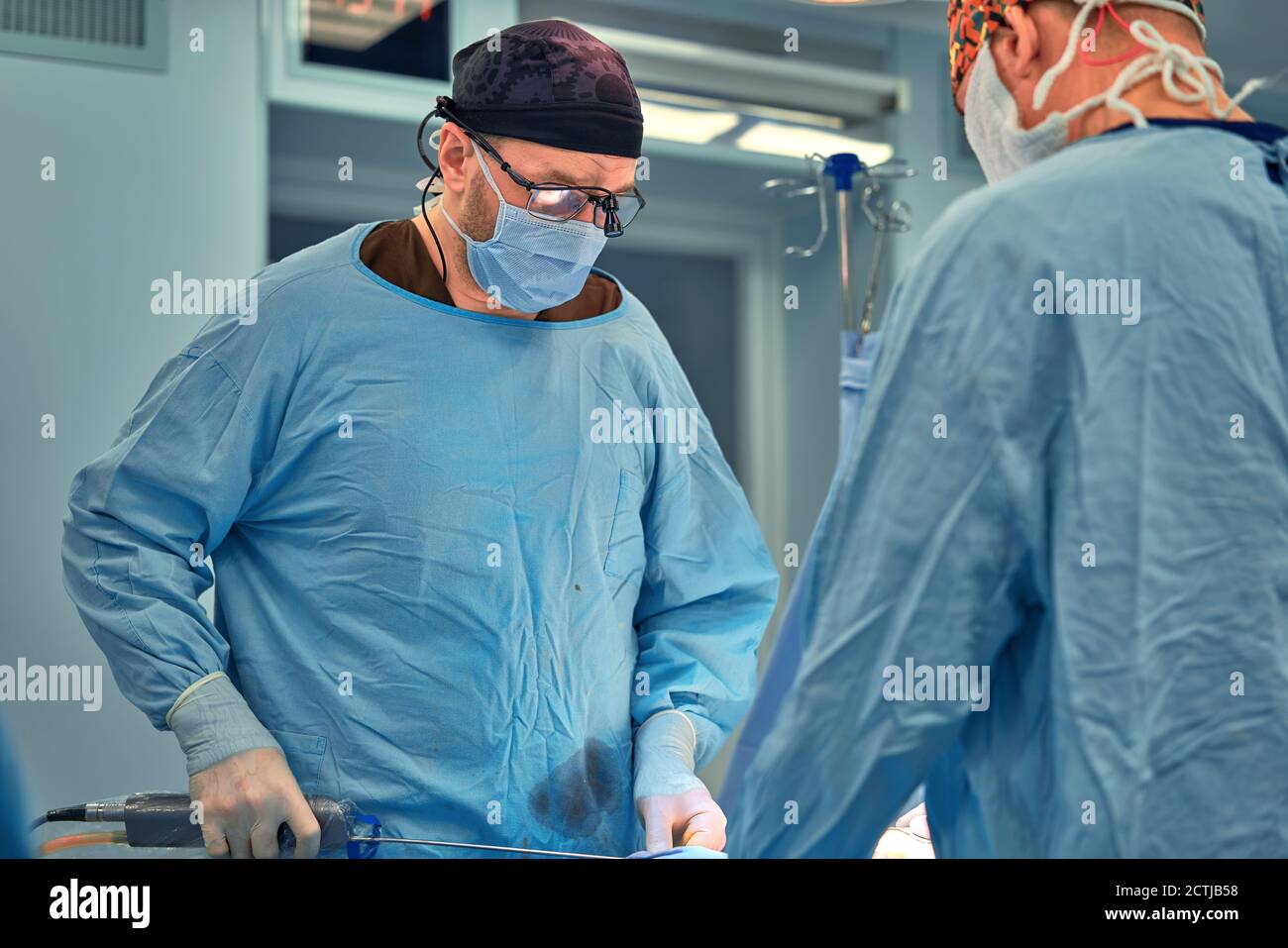 Team surgeon at work in operating room Stock Photo - Alamy