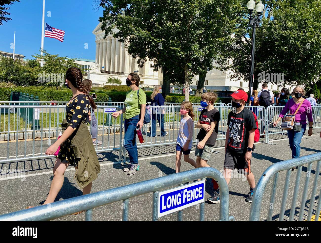 Washington Dc, Washington DC, USA. 23rd Sep, 2020. The public lines up ...