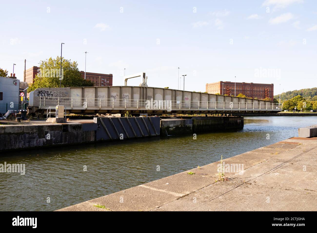 Floating dock hi-res stock photography and images - Alamy