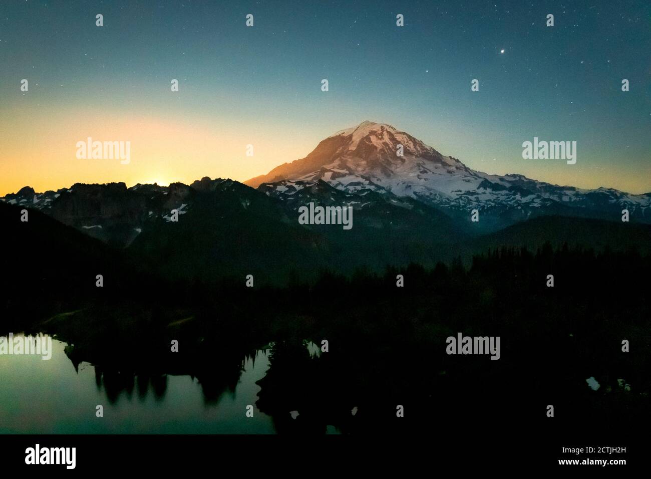 Mt rainier and aerial hi-res stock photography and images - Alamy