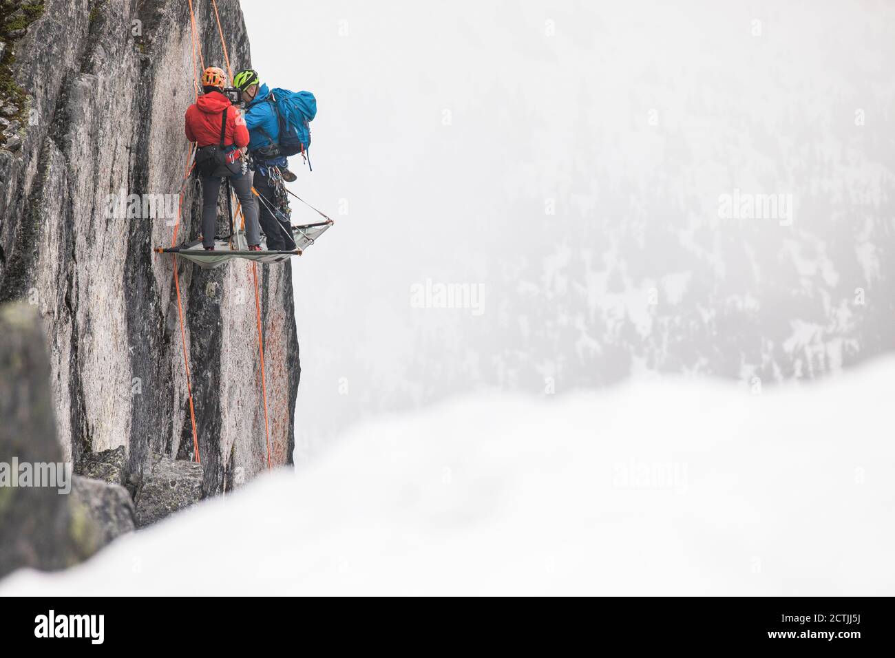 Portaledge hi-res stock photography and images - Alamy
