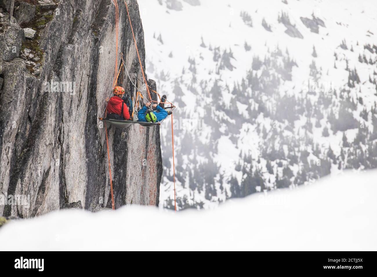 Portaledge hi-res stock photography and images - Alamy