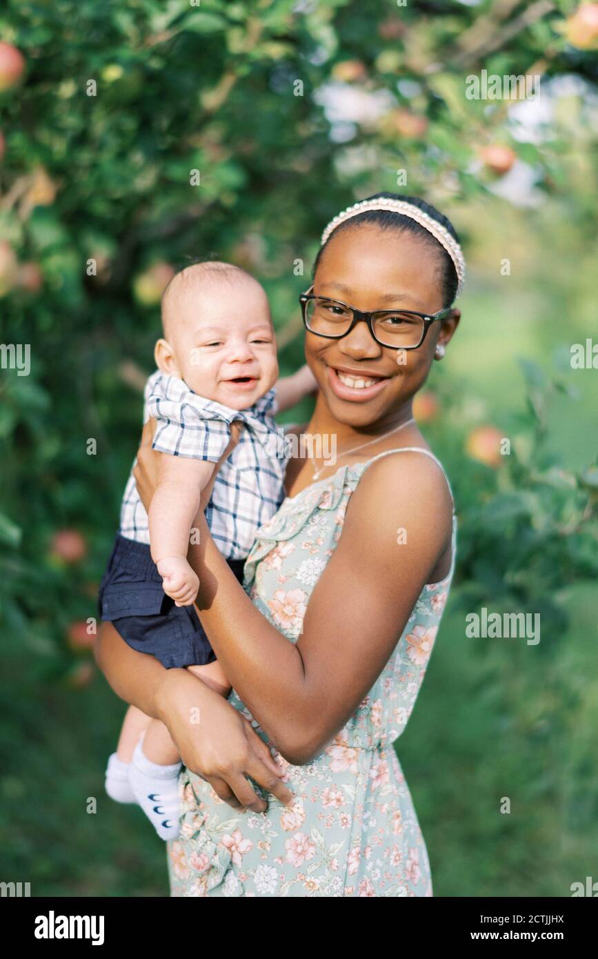African child holding baby brother hi-res stock photography and images ...