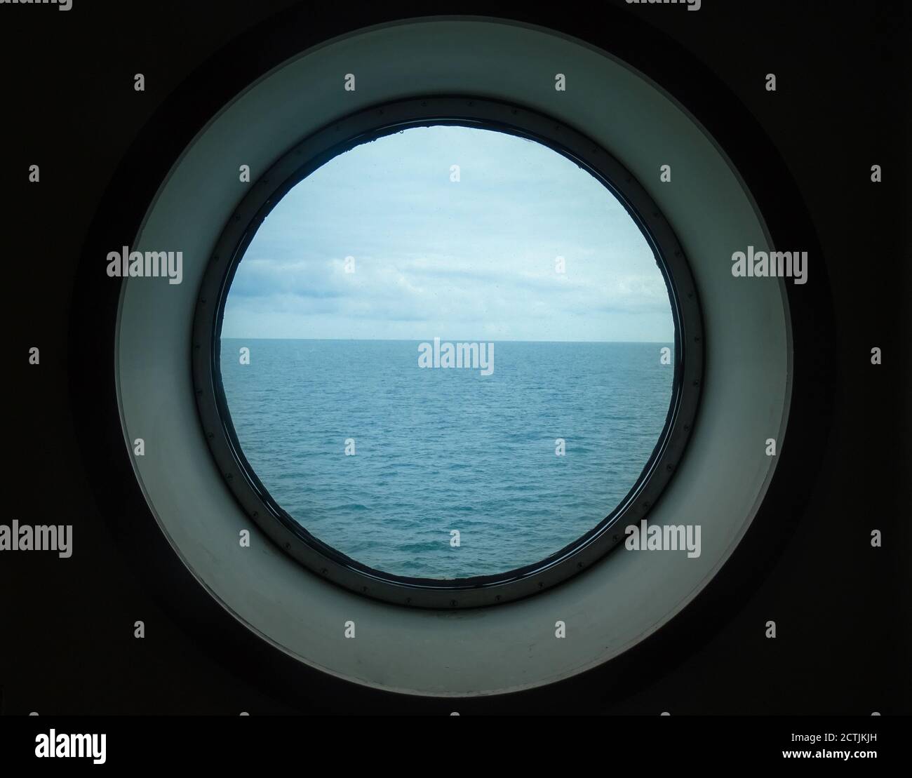 Port hole window hi-res stock photography and images - Alamy
