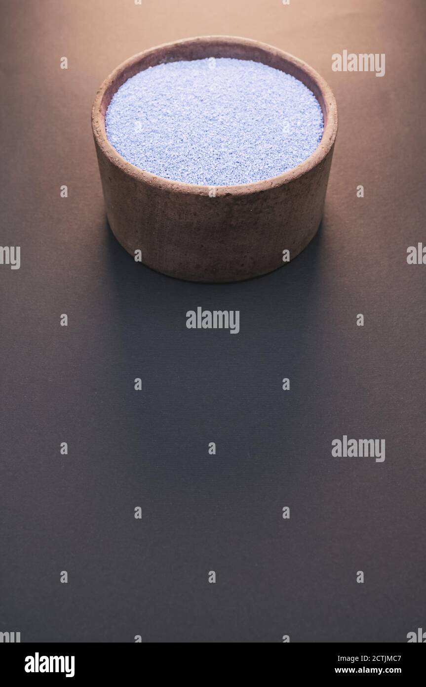 Blue kinetic sand hi-res stock photography and images - Alamy