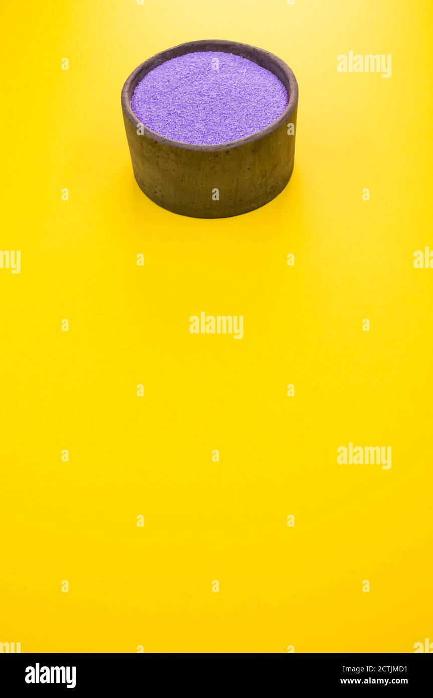 Colored sand art for kids hi-res stock photography and images - Alamy