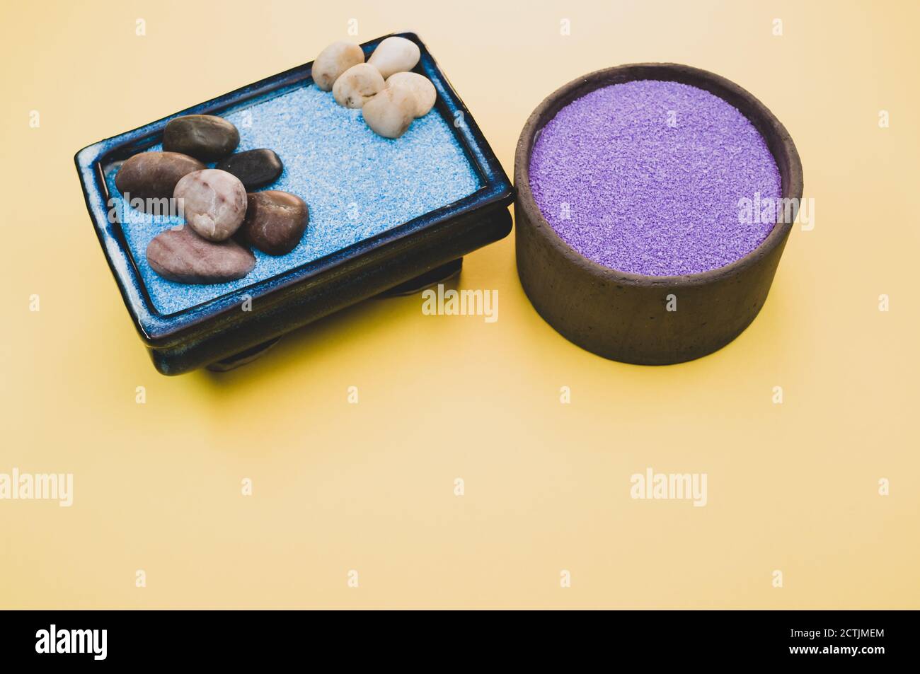 Colored sand art for kids hi-res stock photography and images - Alamy