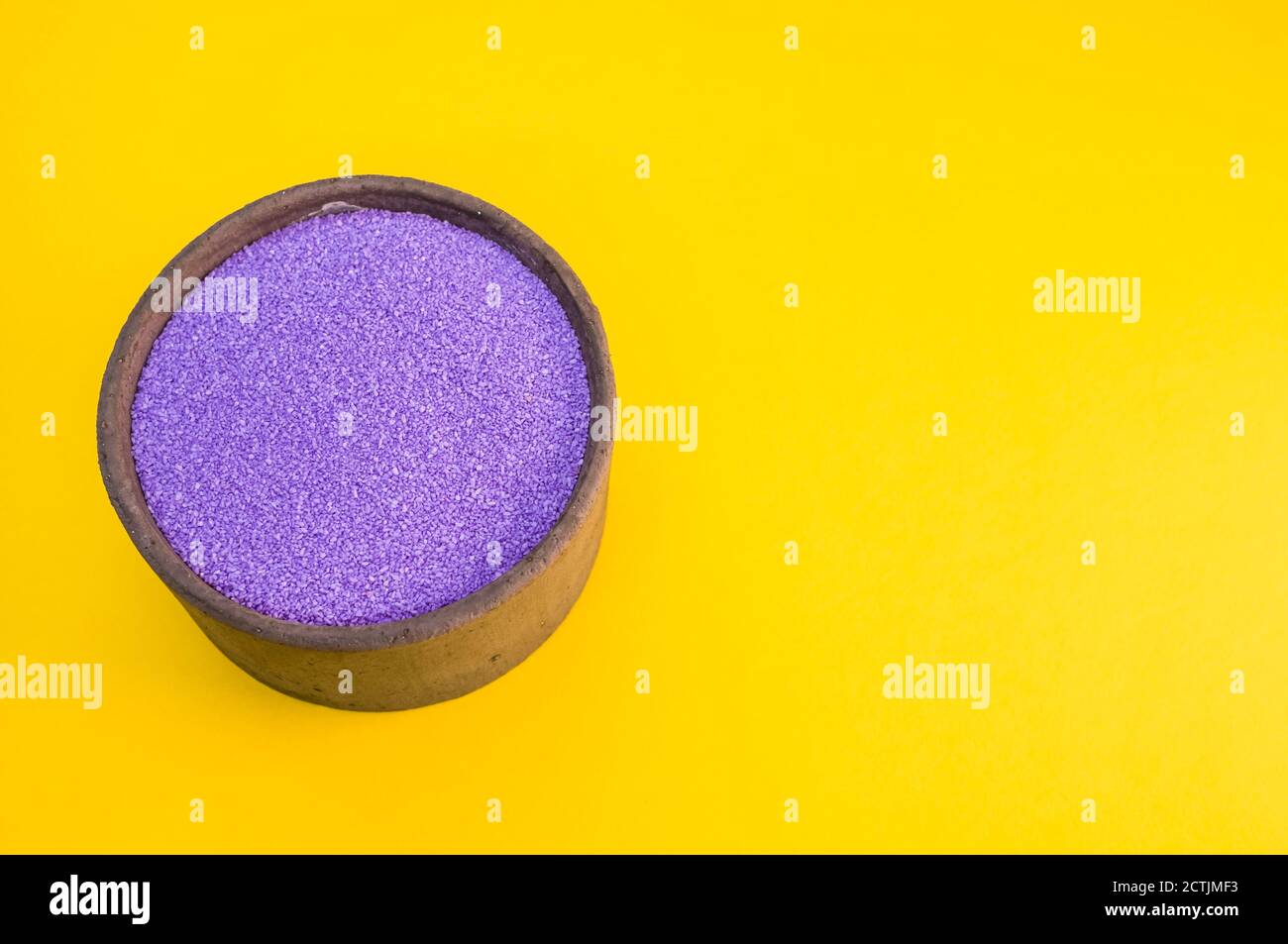 Colored sand art for kids hi-res stock photography and images - Alamy