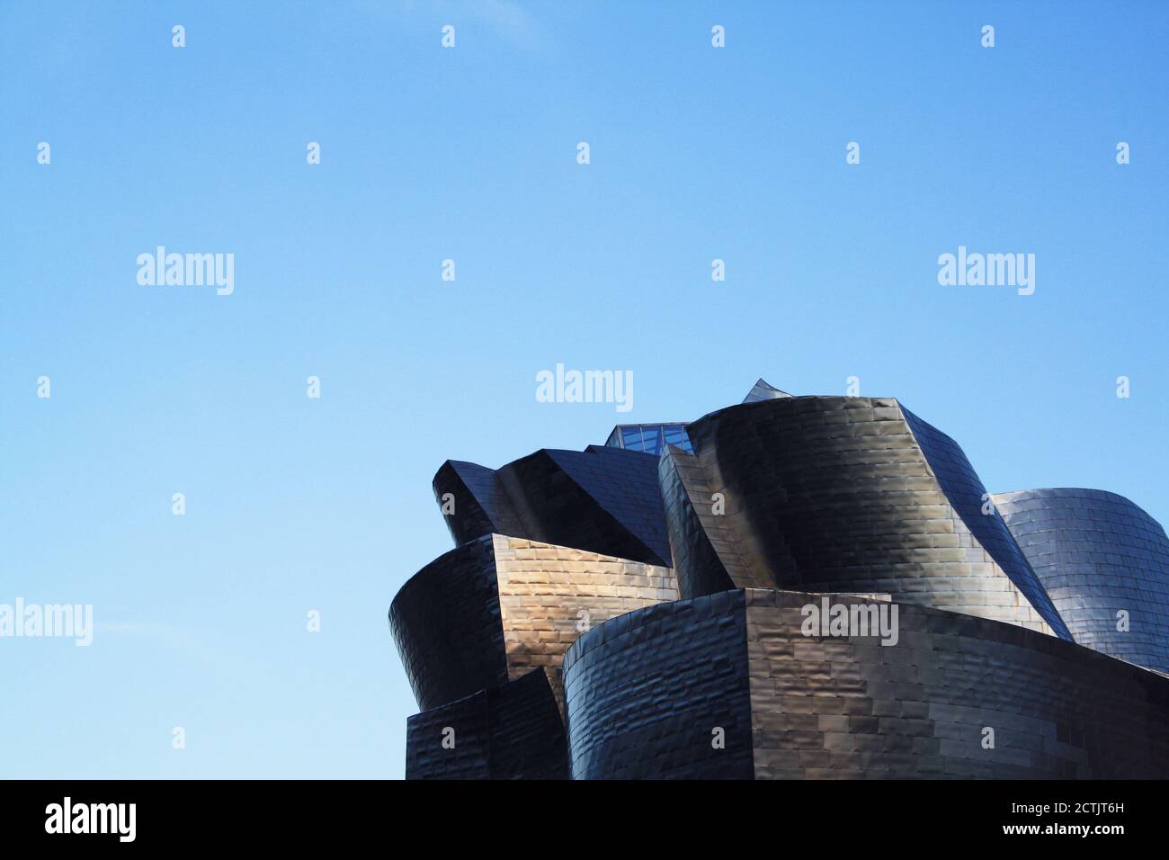 Museo guggenheim bilbao frank gehry hi-res stock photography and images ...