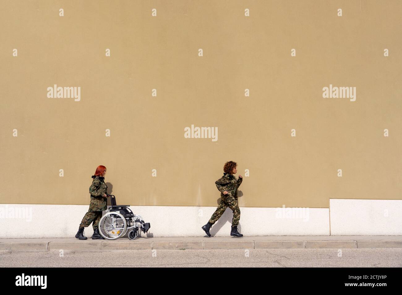 American women army officer hi-res stock photography and images - Alamy