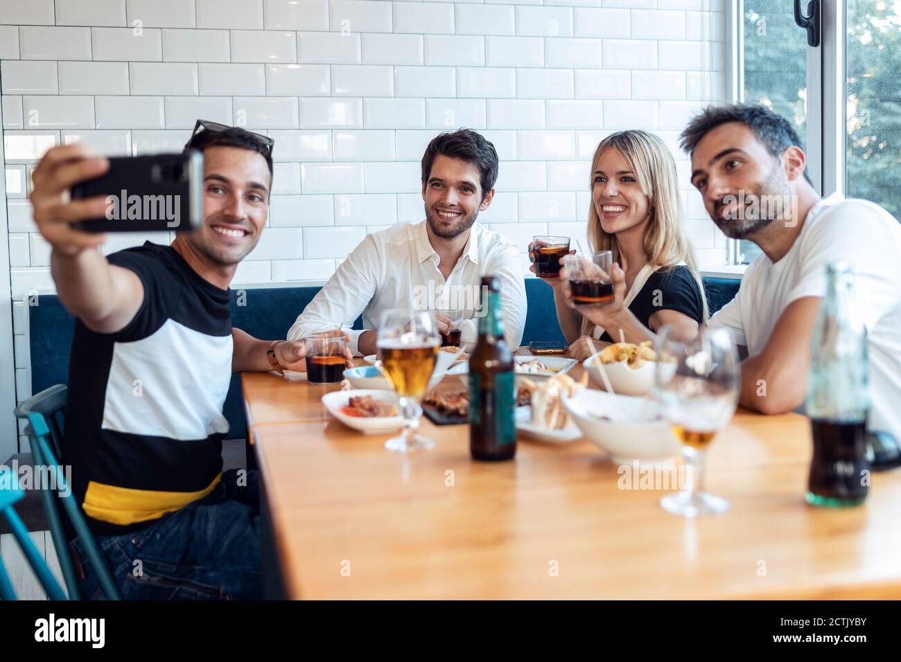 Group selfie lunch friends hi-res stock photography and images - Alamy
