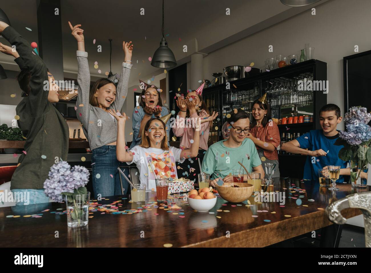 People throwing confetti party hi-res stock photography and images - Alamy