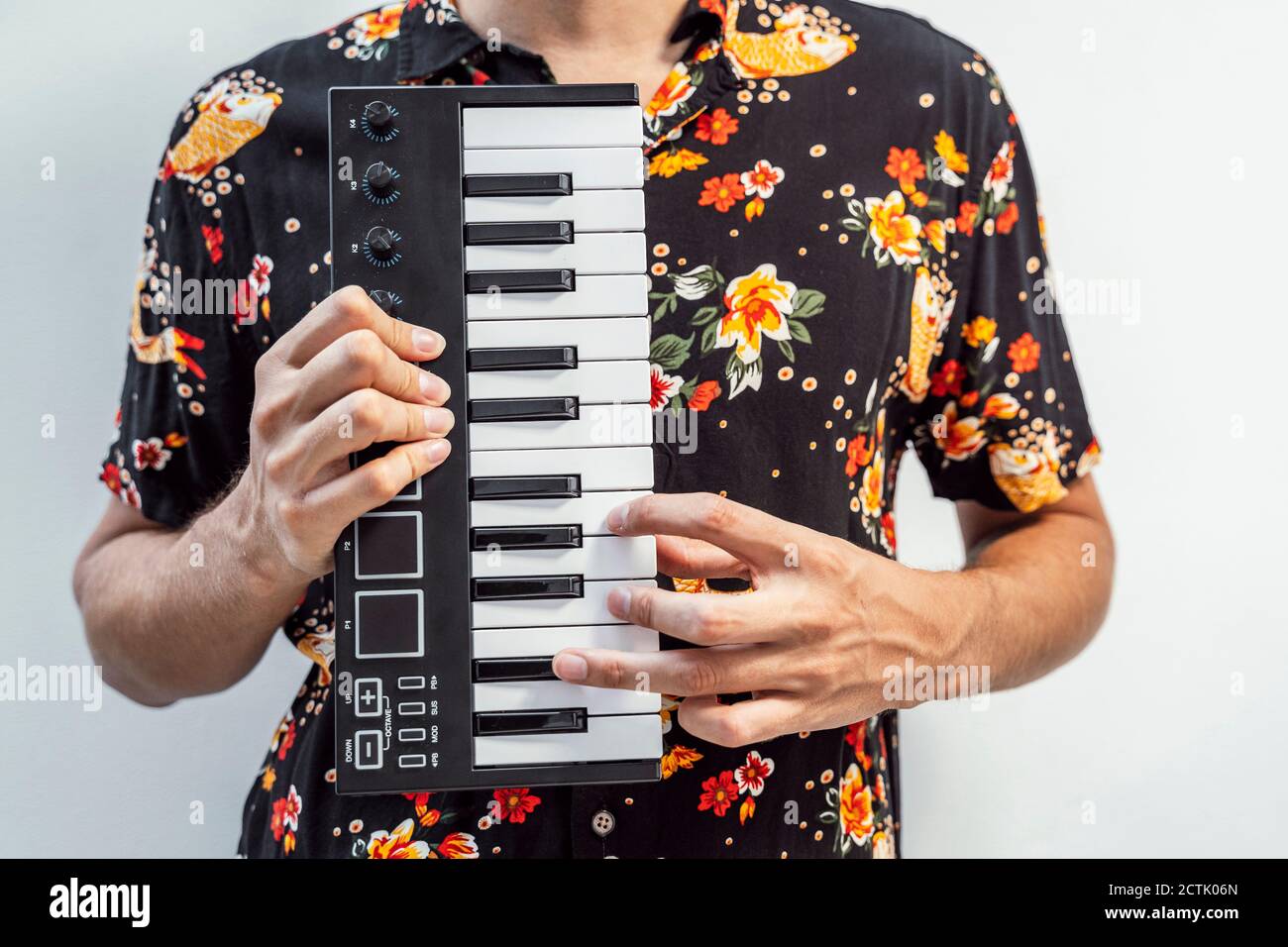 Man playing keyboard hi-res stock photography and images - Alamy