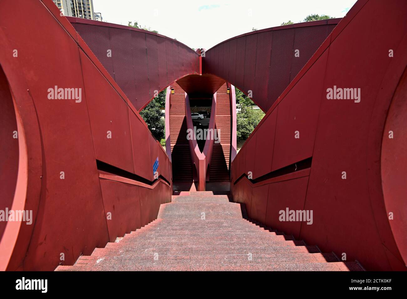 The Chinese knotting Bridge, which was made of 308 million tons of ...