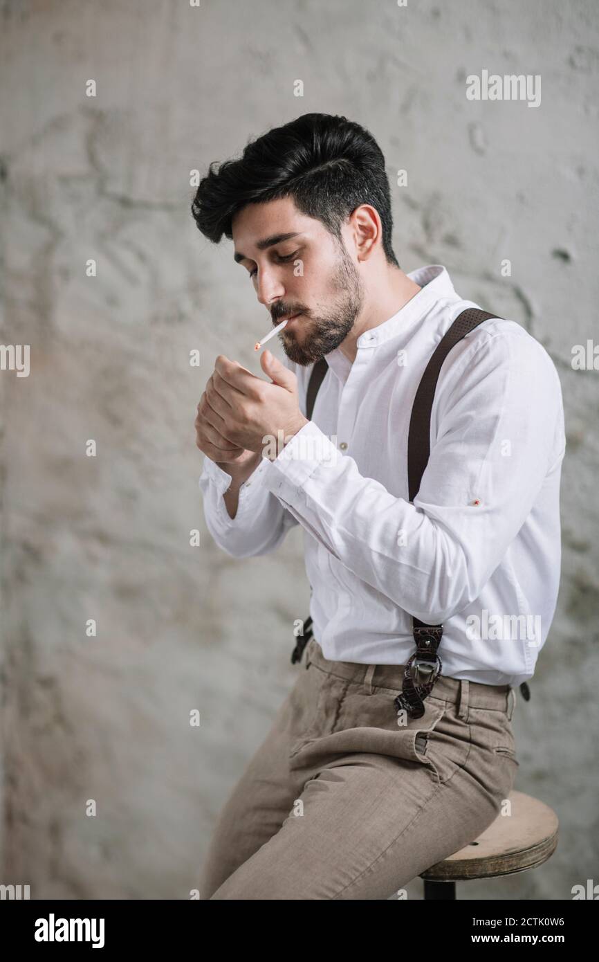 Groom wedding smoking cigarette hi-res stock photography and images - Alamy