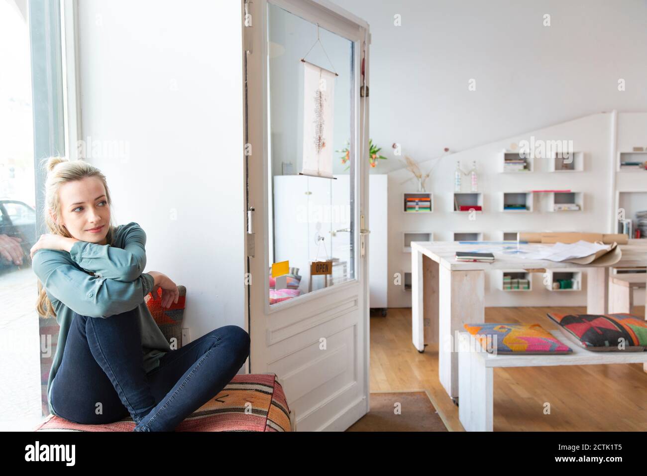 Relaxed home office hi-res stock photography and images - Alamy